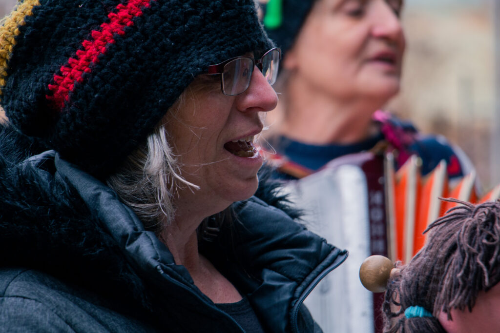 UNSER TEAM – Saltamontes Puppet Theater